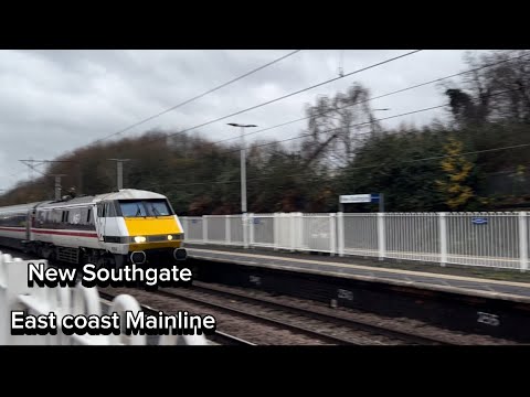 Trains at New Southgate 4/12/24 and 5/12/24 - YouTube