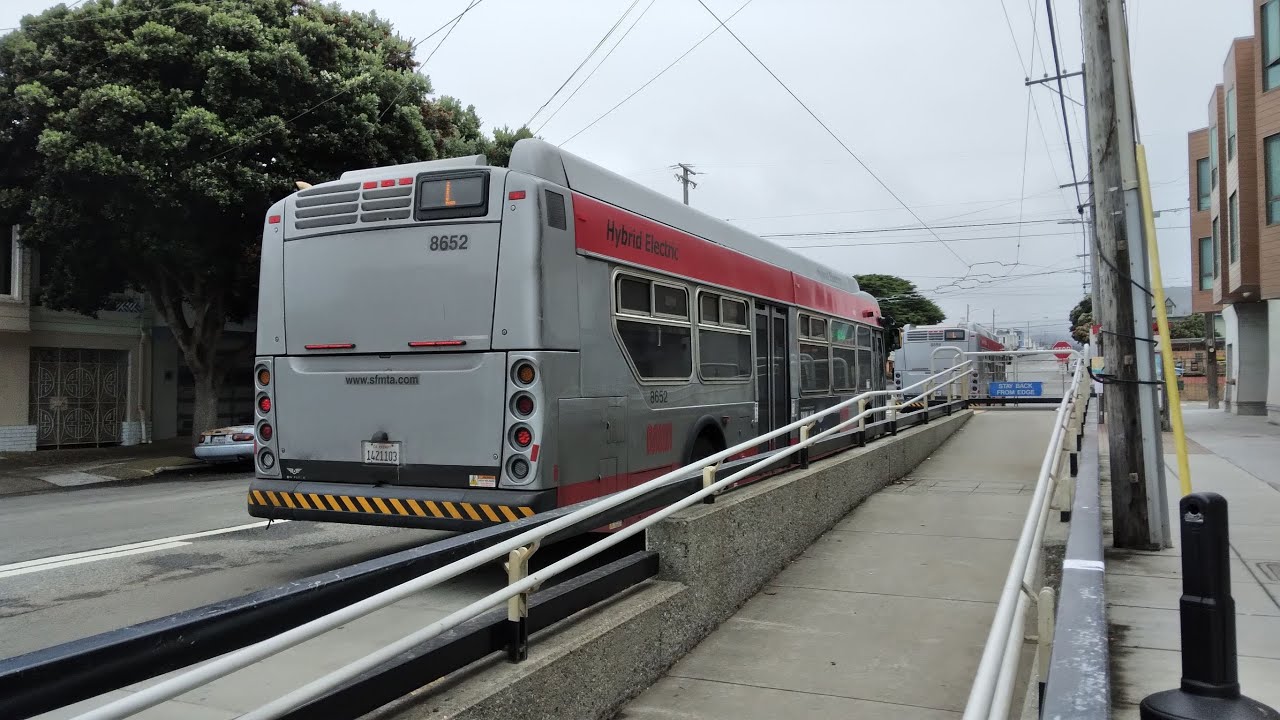 SF Muni 2013 New Flyer XDE40 8652 on Route L Taraval Bus - YouTube