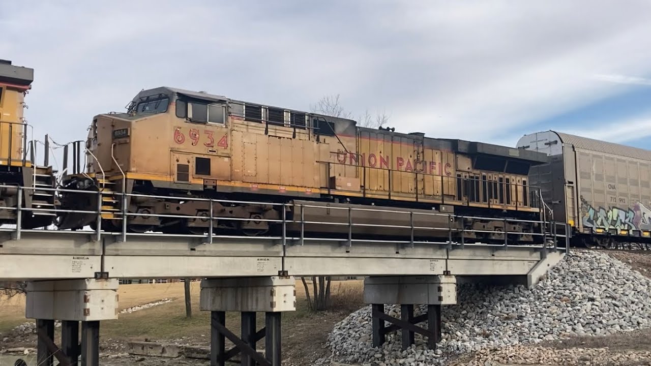 UP #6934 (MSANP) at Keller, TX (January 30, 2022) - YouTube