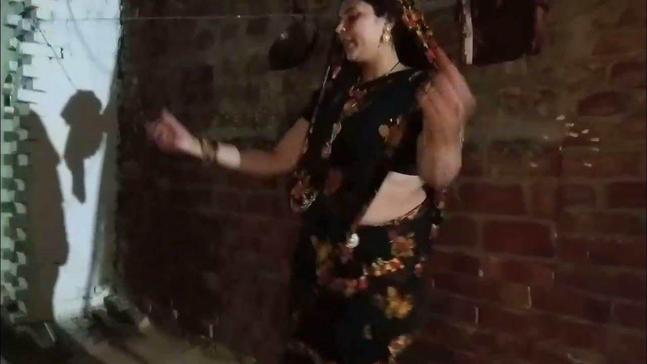 छोटो सो लांगुरिया जाको जोगिन आई गई तान पे Bhabhi Ka Gajab Dance