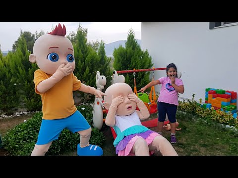 MİNİK Bebek JOHNY ve YAĞMUR Parkta Oyun Oynarken MİNİK Bebek Kaydırakta Uyuya Kalmış. KARDEŞLER TV