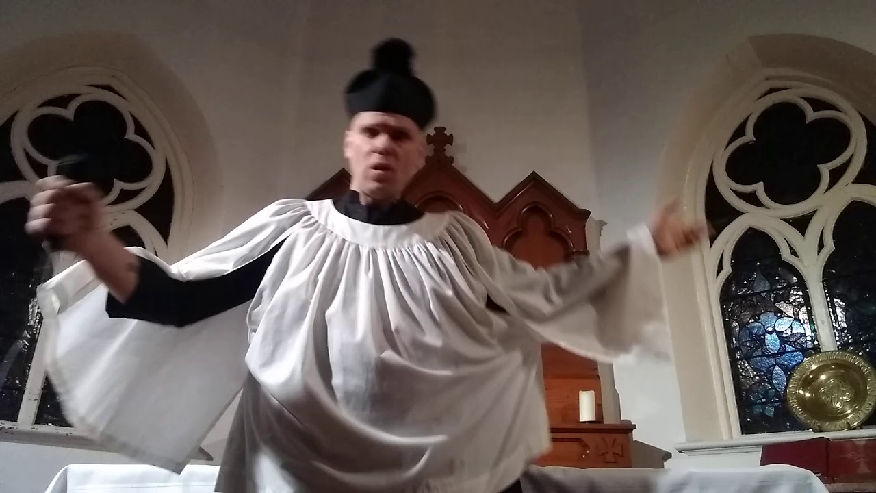 The singing priest. - YouTube