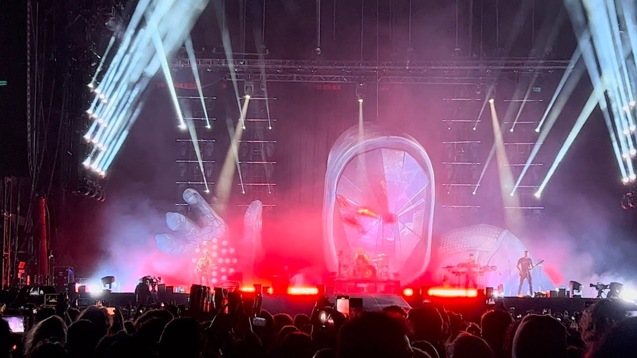 New Born - Muse Foro Sol 2022 - YouTube