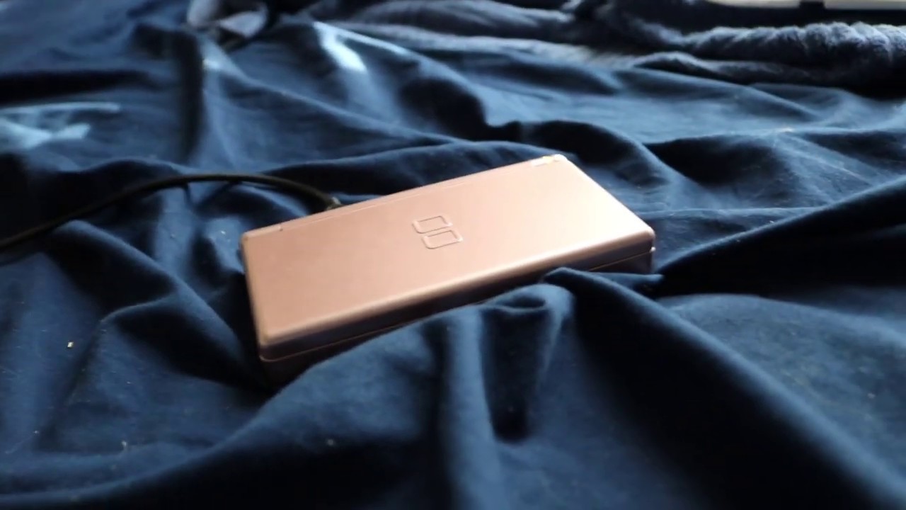 How to charge Nintendo DS lite with no charger - YouTube