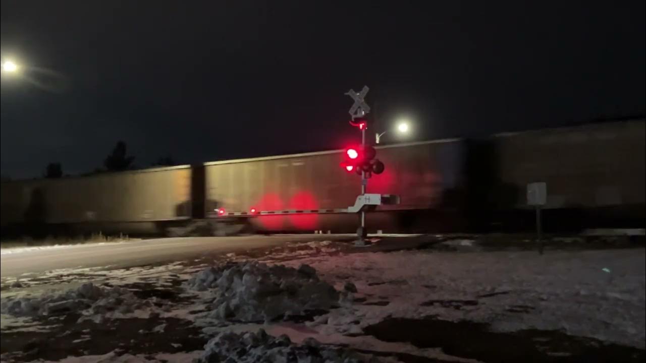 UP 7660 Coal Train East, 3rd. St. Railroad Crossing, Waterloo NE - YouTube