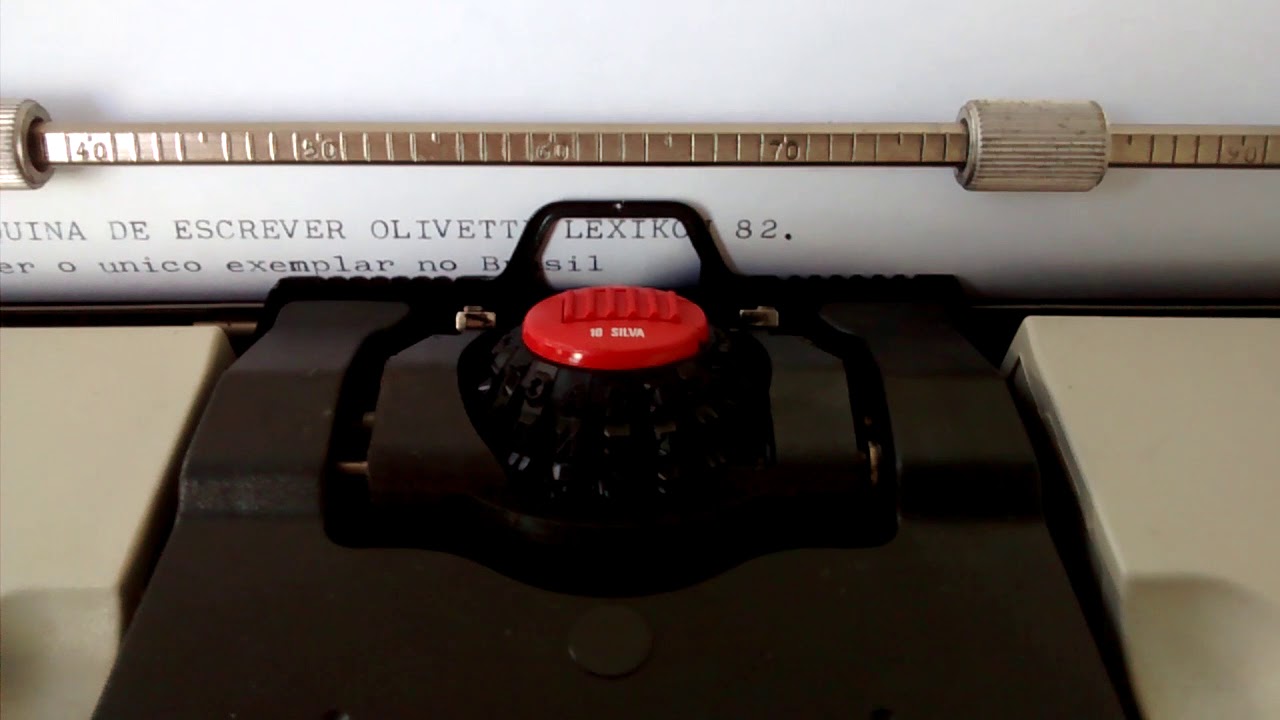 Olivetti Lexikon 82 - YouTube