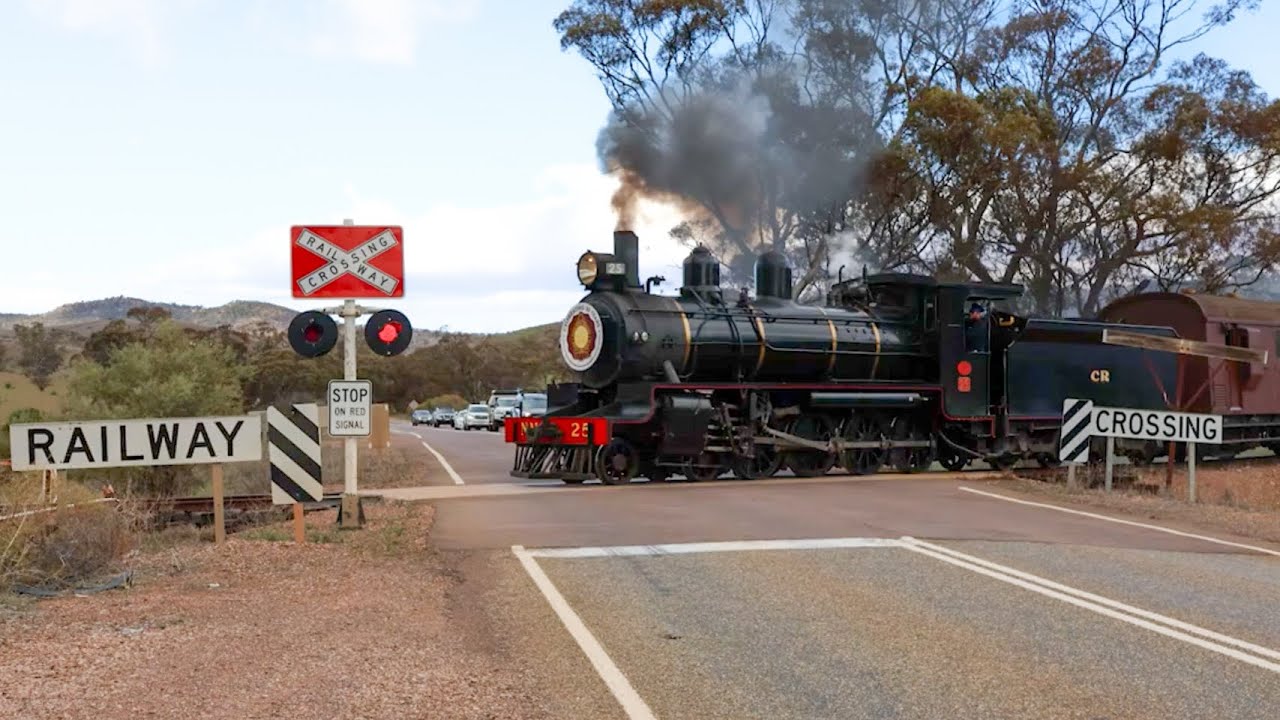 Flinders Ranges Way, Quorn, SA | Pichi Richi Railway Crossing - YouTube