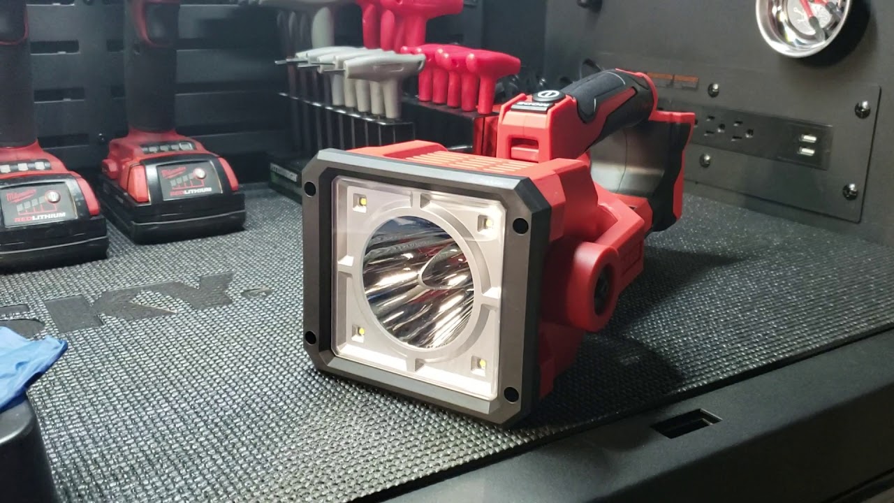 Milwaukee m18 searchlight - YouTube