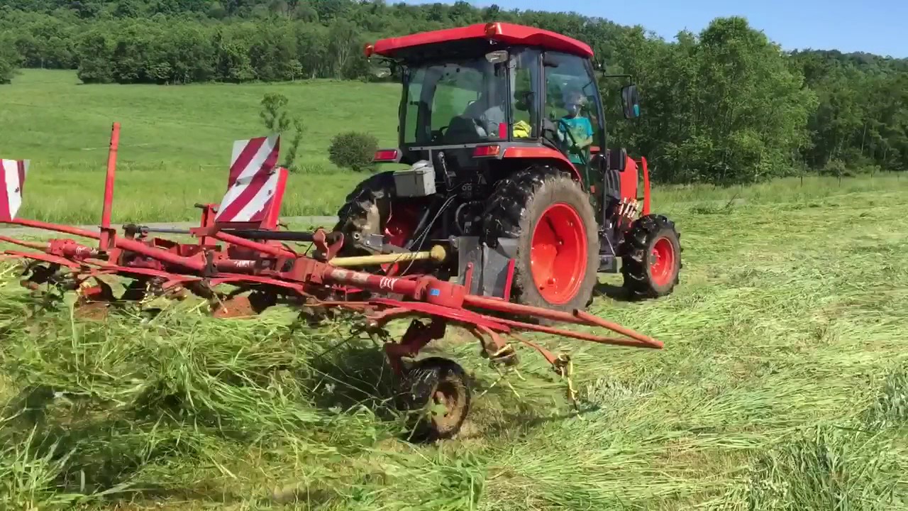 Tetting hay - YouTube