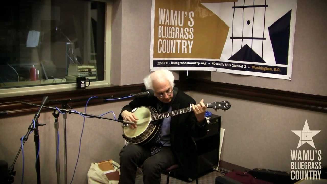 Stephen Wade - Old Joe Clark [Live at WAMU's Bluegrass Country] - YouTube