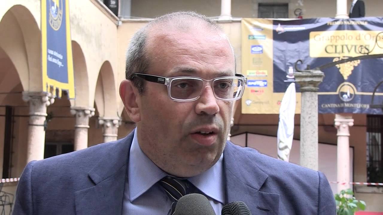 Clivus 2012 Soave: Cantina di Monteforte - YouTube