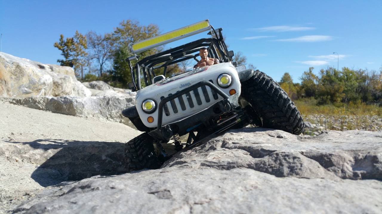 Crawler Teds Garage - A Jeep and a Losi Mini Crawler at Harvie Passage ...