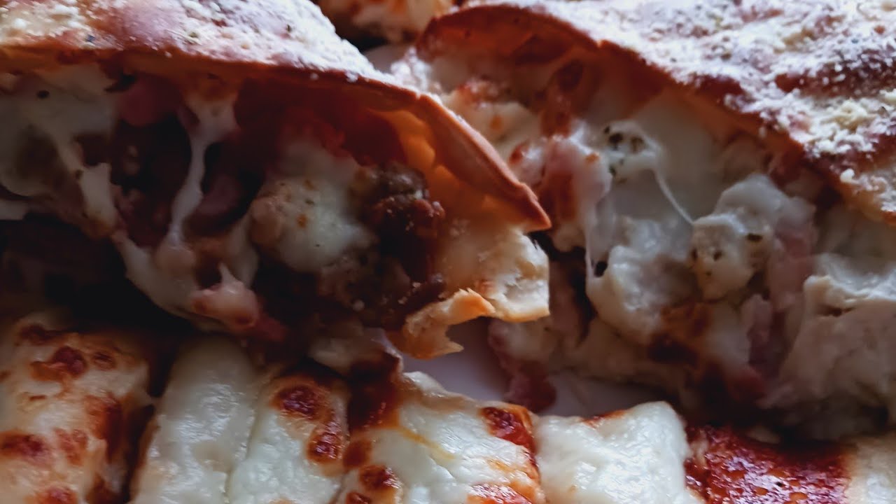 CHAT N CHEW- PIZZA HUT MELTS MUKBANG!! PLUS - SOME FOOD FOR THOUGHT ...