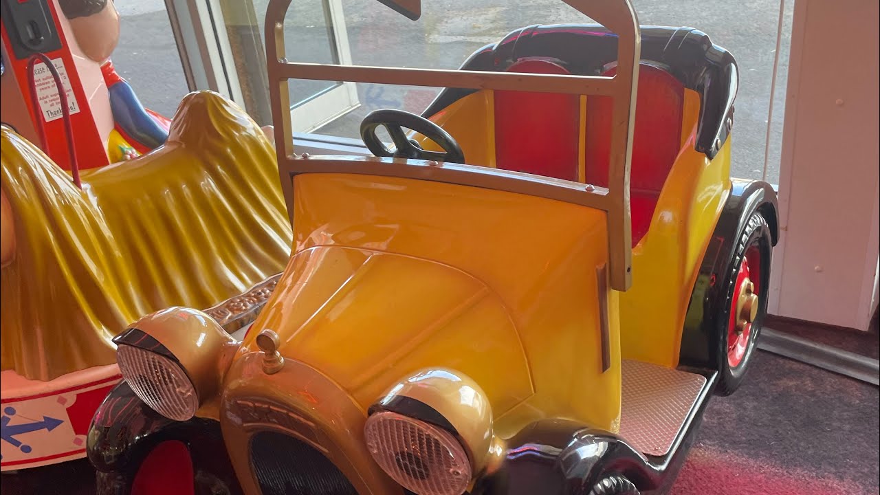 Amutec Brum kiddie ride - YouTube