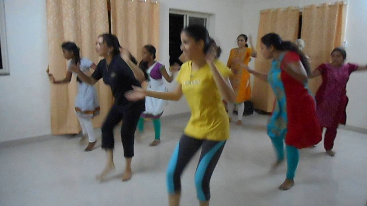 Top Lessi Poddi (Tollywood dance) - YouTube