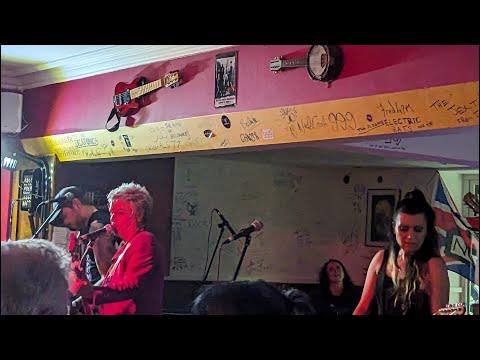 Duncan Reid and the Big Heads - First Time - YouTube