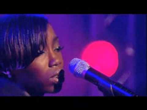 Estelle - American Boy [Performance On GMTV] - YouTube