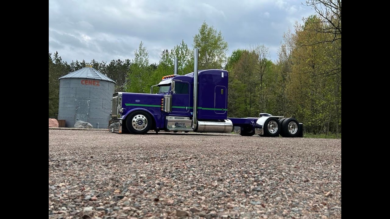 Changing Rear End Fluid on a 2022 Peterbilt - YouTube