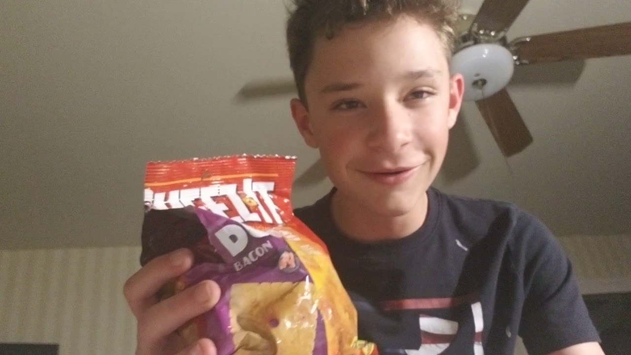 Cheez its duo food review - YouTube