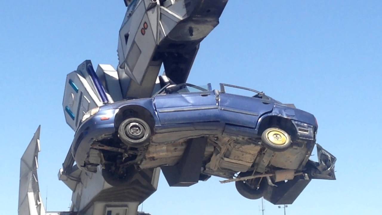 2016 air show robosaurs eating car :0 - YouTube