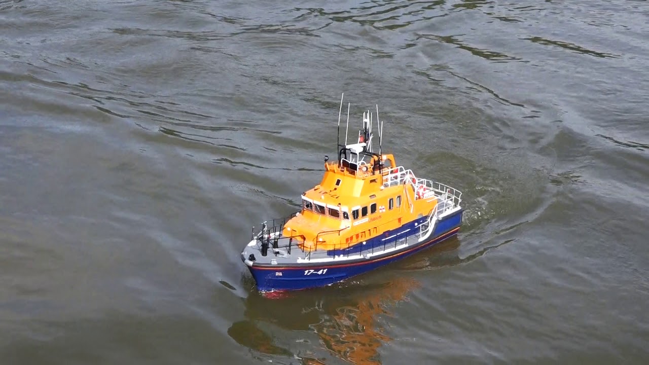 LIVERPOOL MODEL BOAT CLUB = Seven Class Lifeboat - YouTube