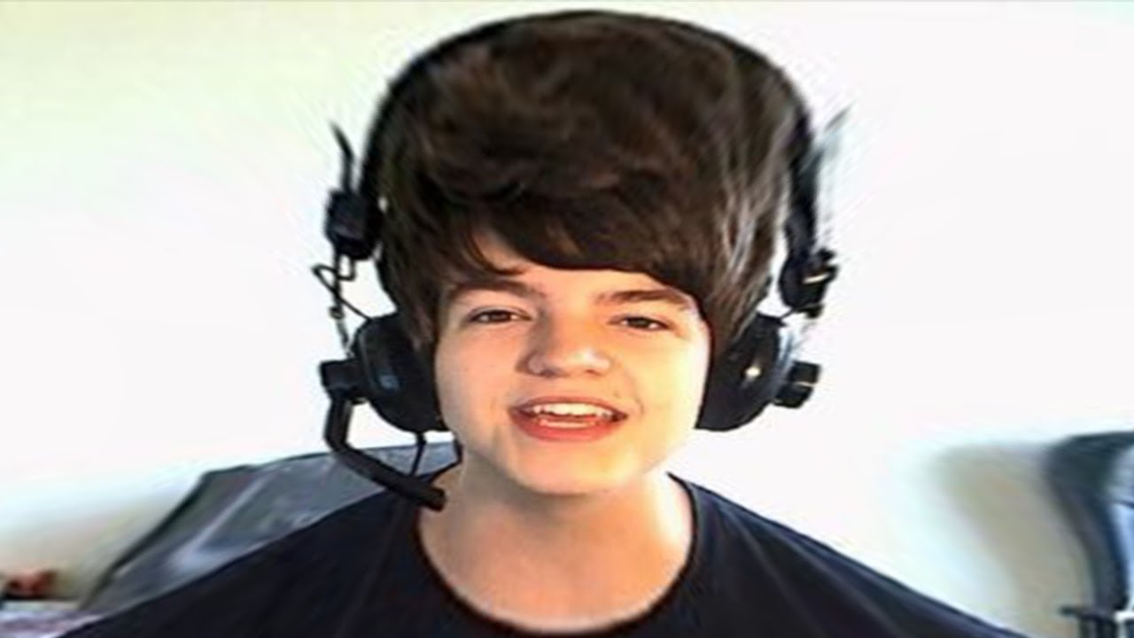 WHY ARE YOU RUNNING!? (Minecraft) w/PrestonPlayz - YouTube