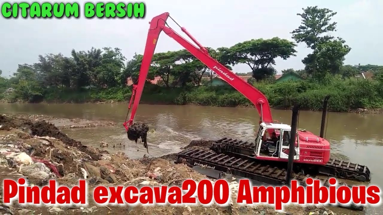 PINDAD Excava 200 Amphibious || citarum bersih - YouTube