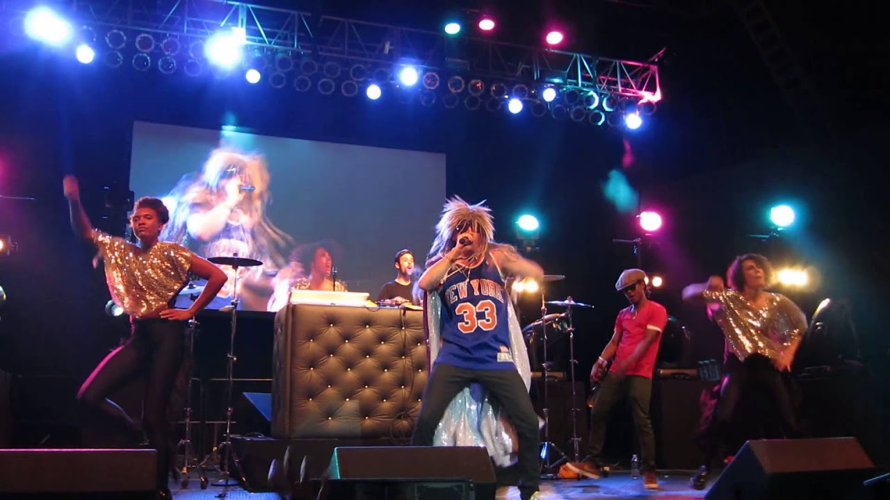 MACKLEMORE & RYAN LEWIS - AND WE DANCED @ Roseland Ballroom NYC - YouTube