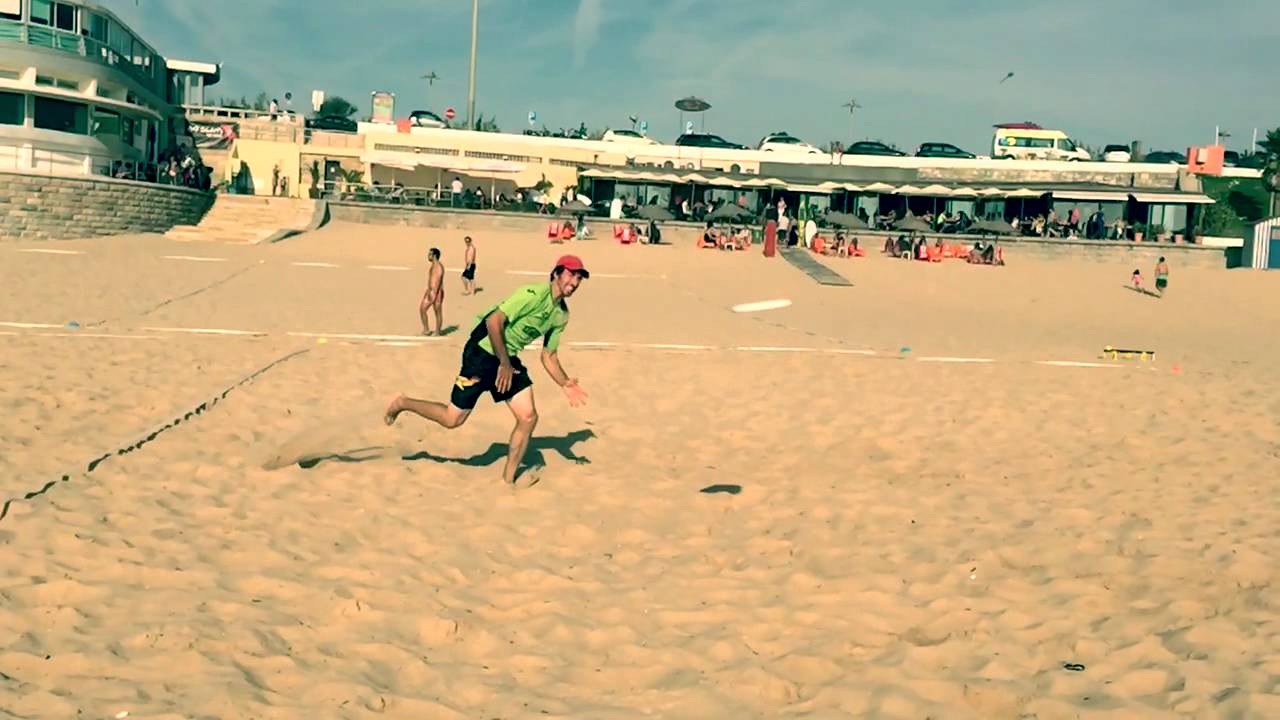 Ultimate frisbee Layout's - YouTube