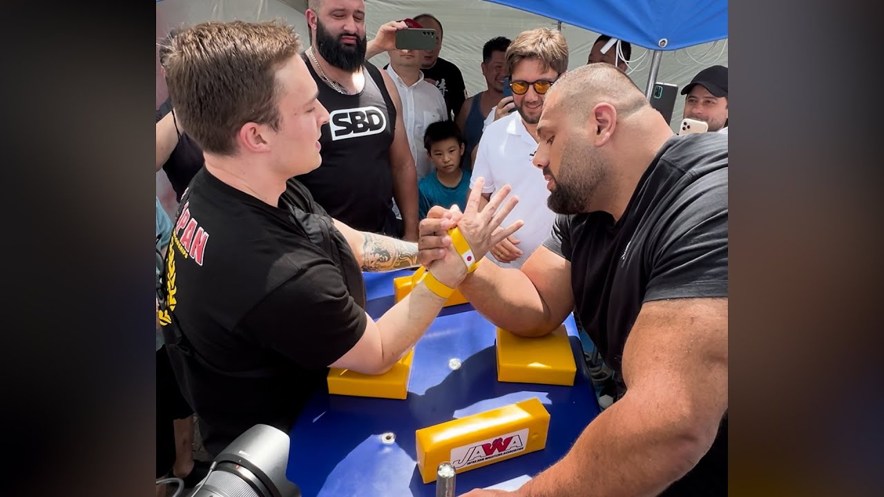 Armwrestling with Levan Saginashvili [World Champion] in Tokyo - YouTube