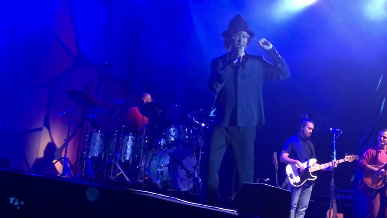 Djavan - Nuvem Negra - YouTube
