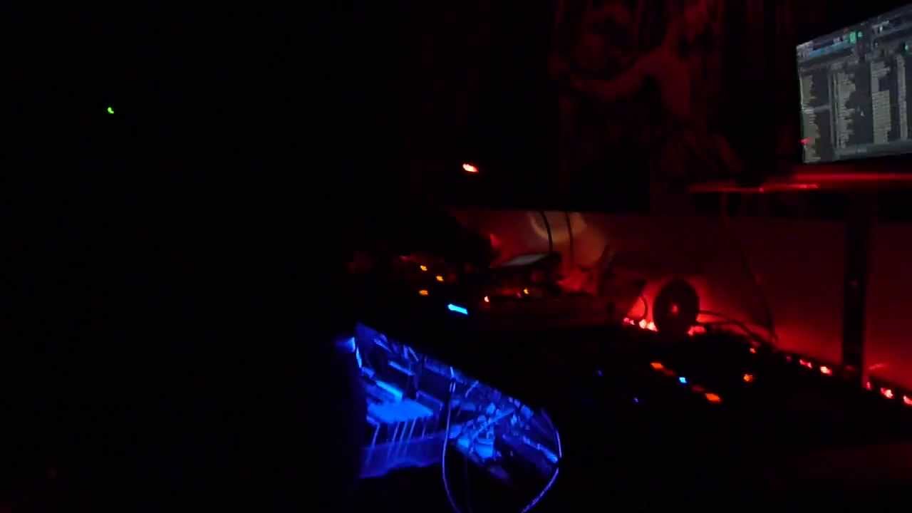 Dj Luismi en UnDead Dark Club - YouTube