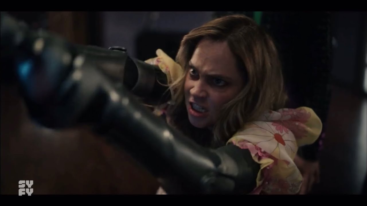 CHUCKY SEASON 2: Chucky Tries To Kill Tiffany - YouTube