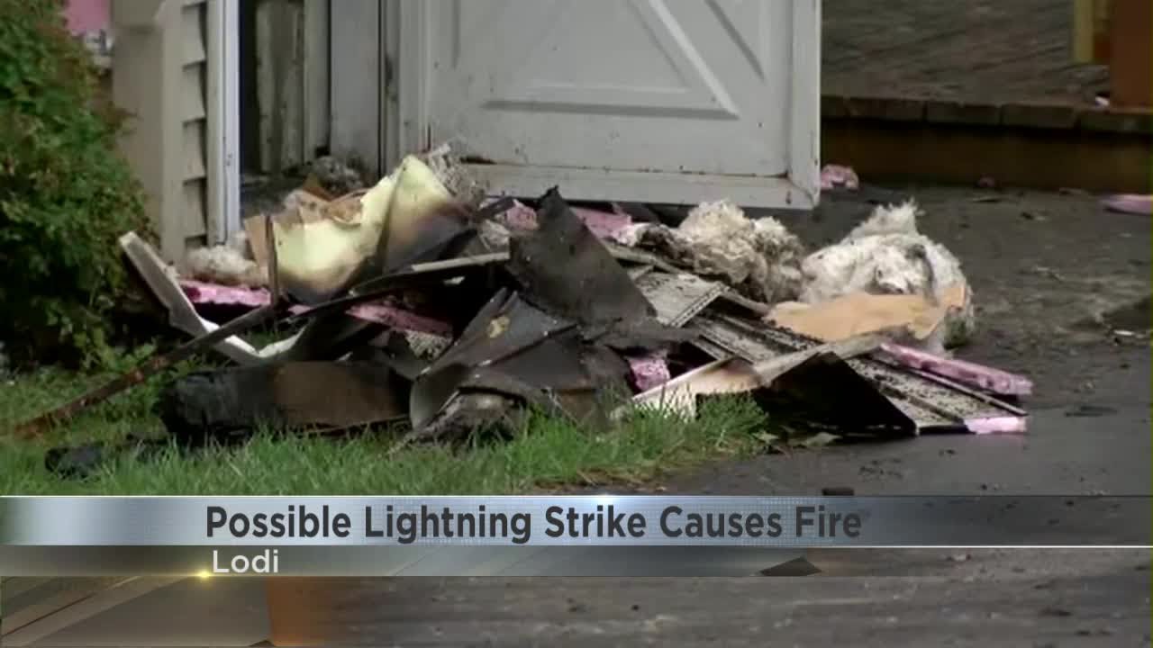Possible Lightning Strike Causes Fire - YouTube