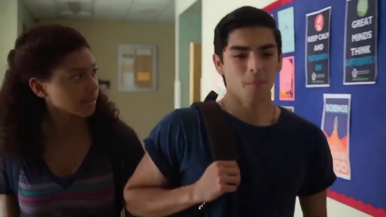Caesar and monse// on my block 1x02 - YouTube