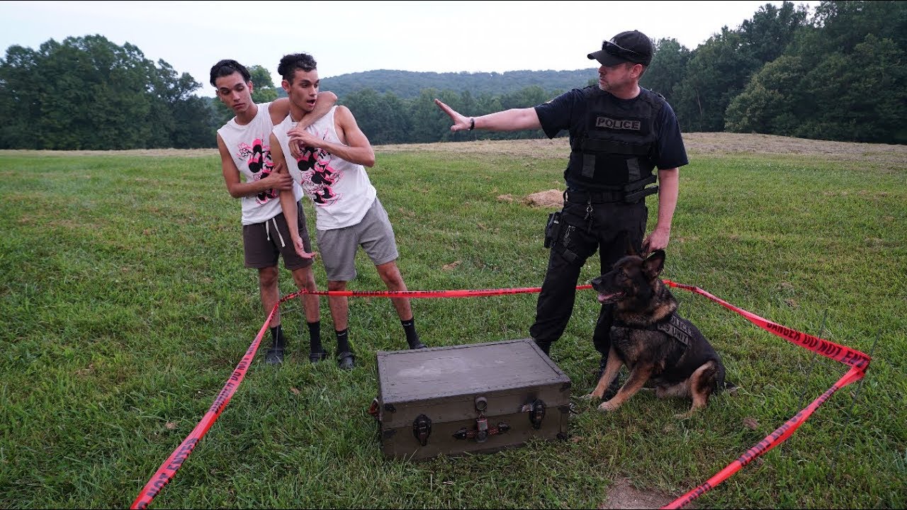 POLICE OFFICER OPENS MYSTERY TREASURE BOX! - YouTube