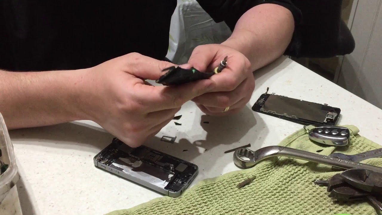 Micro scrap and iPhone 5s for gold recovery - YouTube