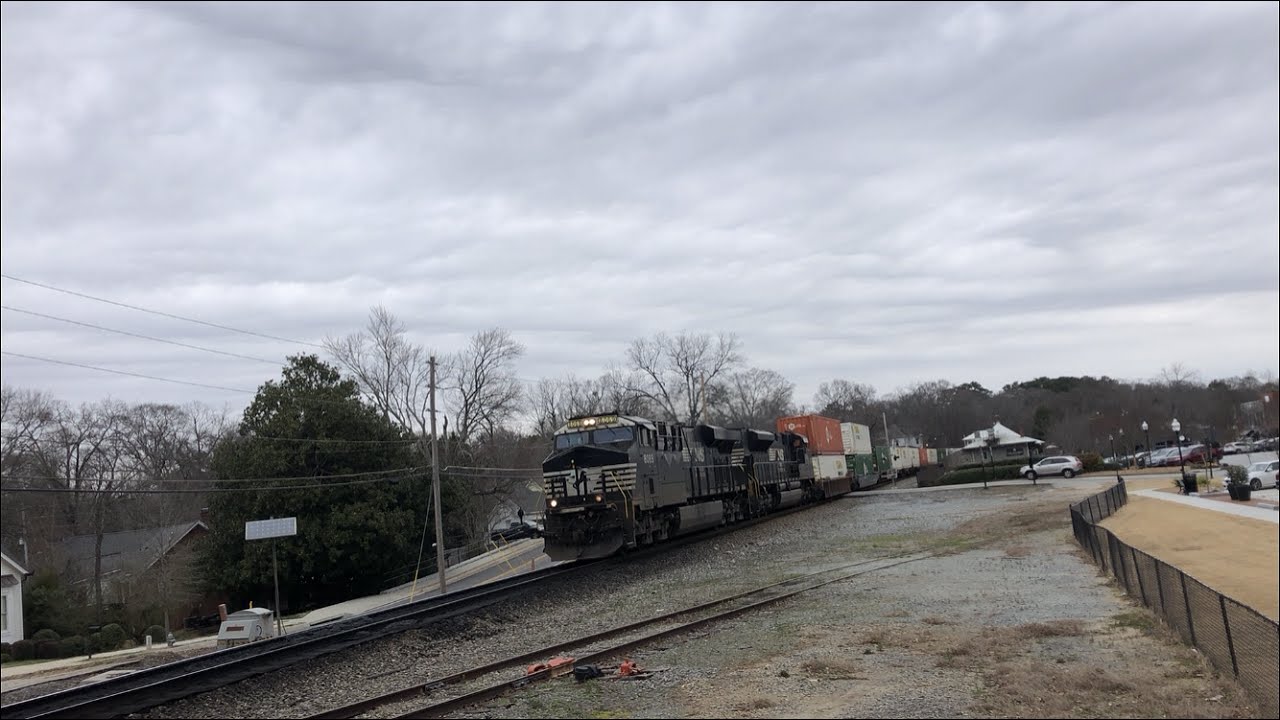 NS 8069 Leads NS 203 Thru Norcross, GA 3/6/2021 - YouTube