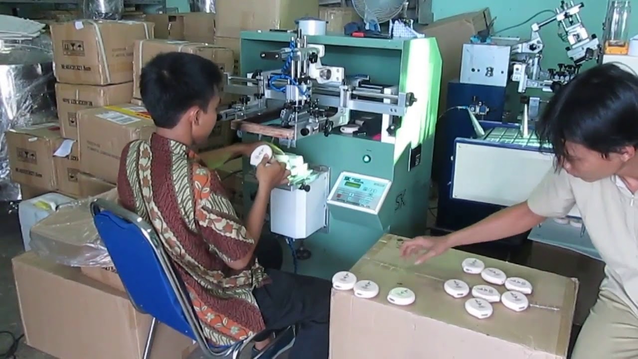 41 Mesin Screen Printing Tutup Bedak - YouTube