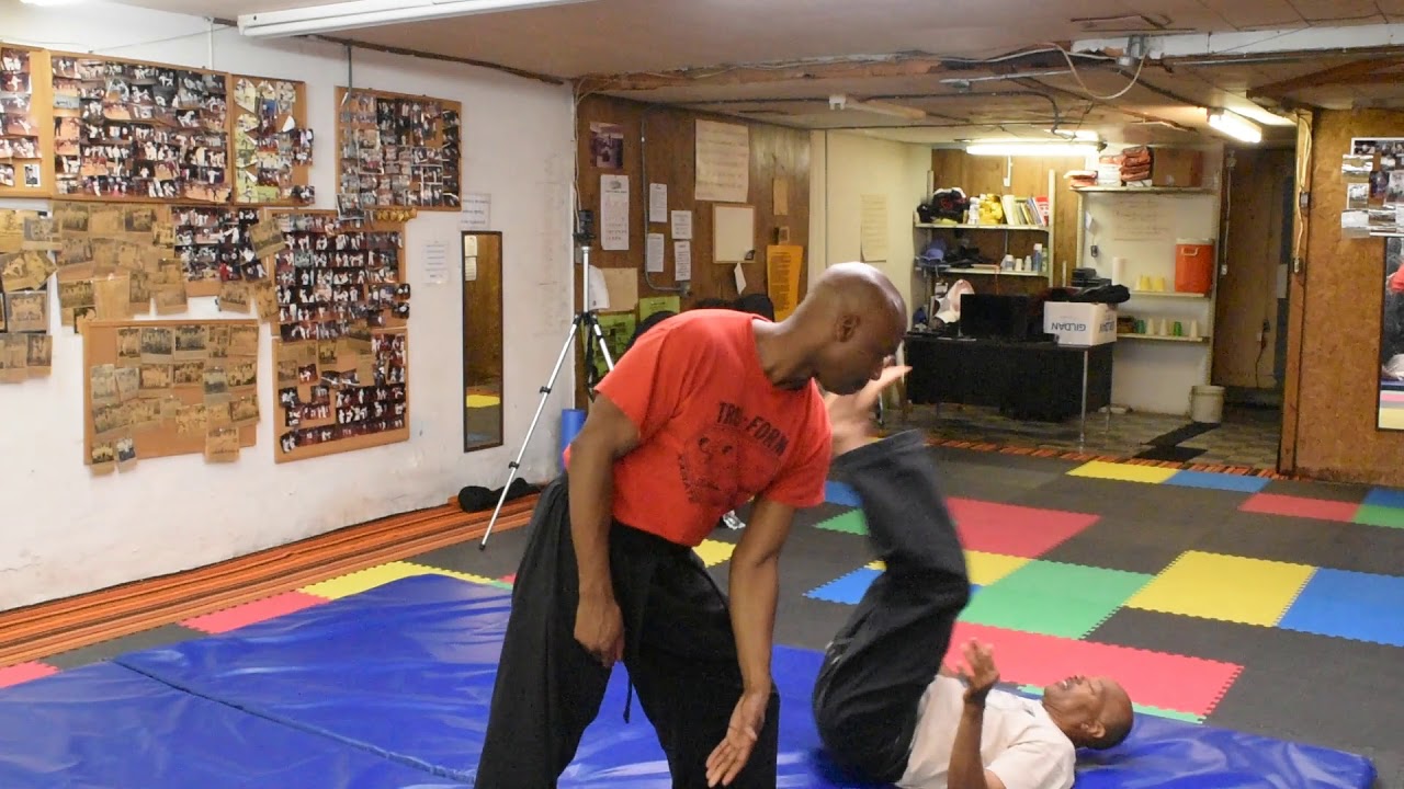Waist grab from behind (Aikido) - Lesson 17 - YouTube