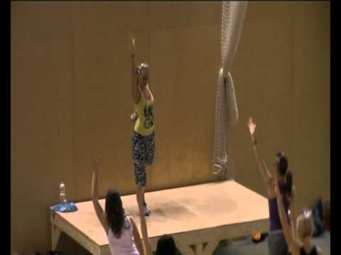 Lucie Tvrdoňová - Como Olvidarte (stretch)