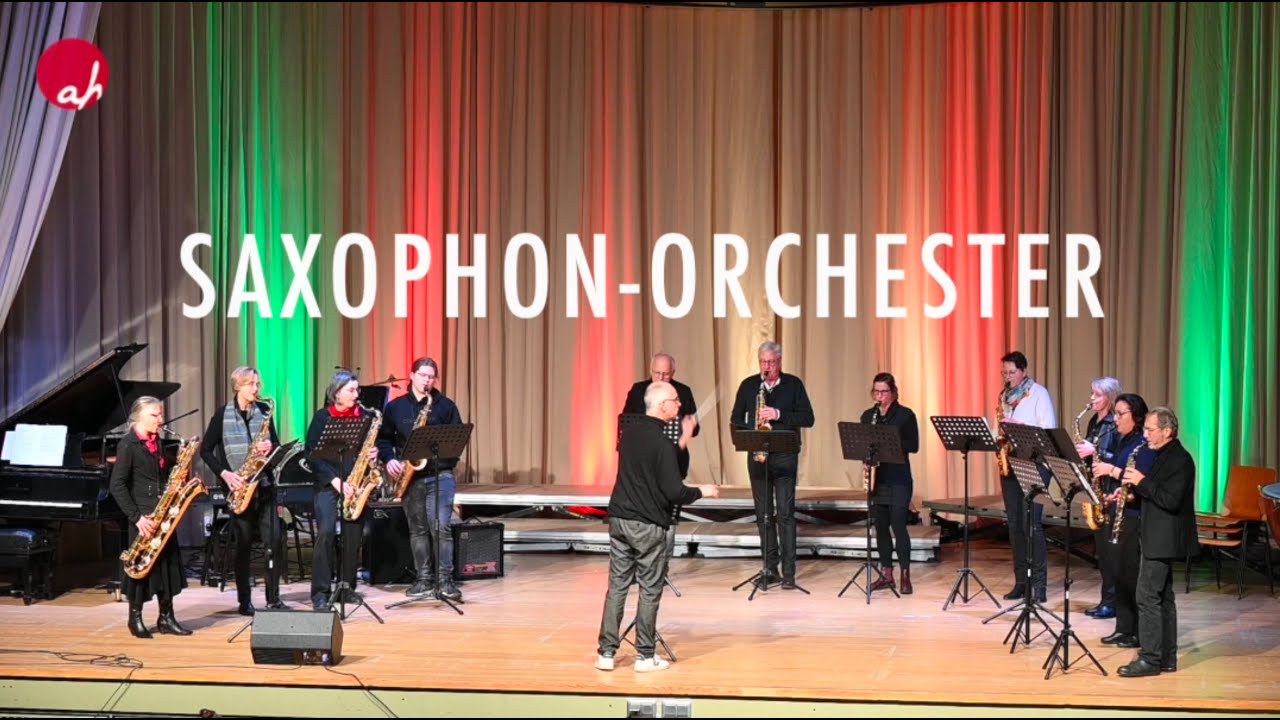 Saxophon-Orchester - YouTube