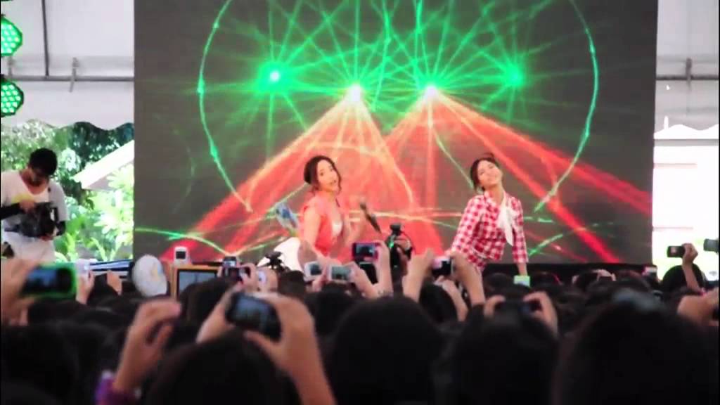 ว้ายยยย! Boom AB QUEEN กระโปรงเปิด - YouTube