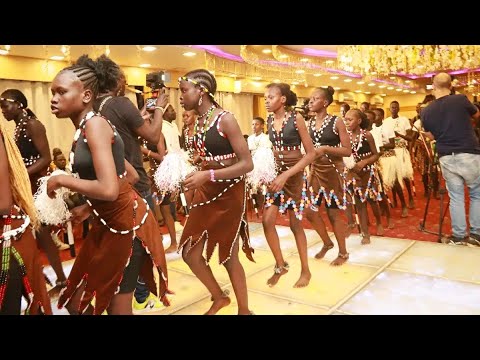 twic mayardit Traditional dance Dinka South Sudan - YouTube