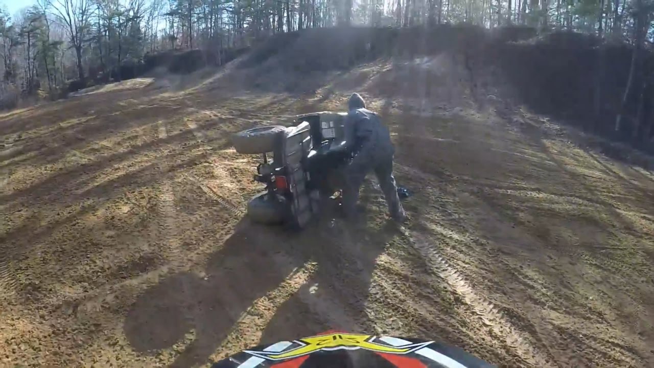 4 wheeler Crash FAIL! - YouTube