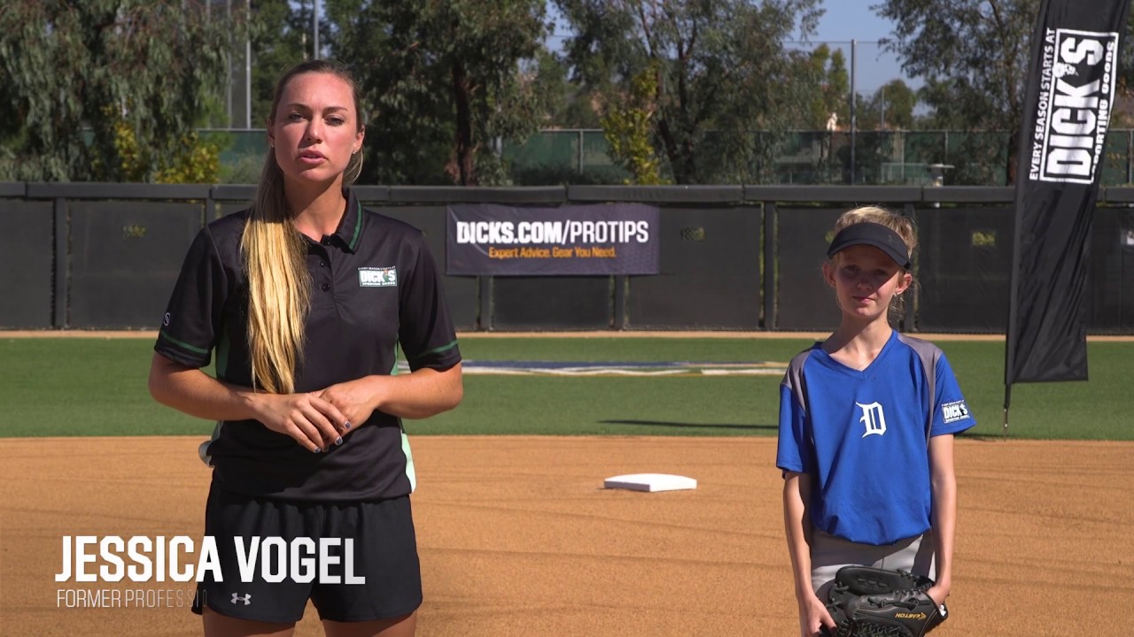 How to Set Up for a Softball Pitch - YouTube