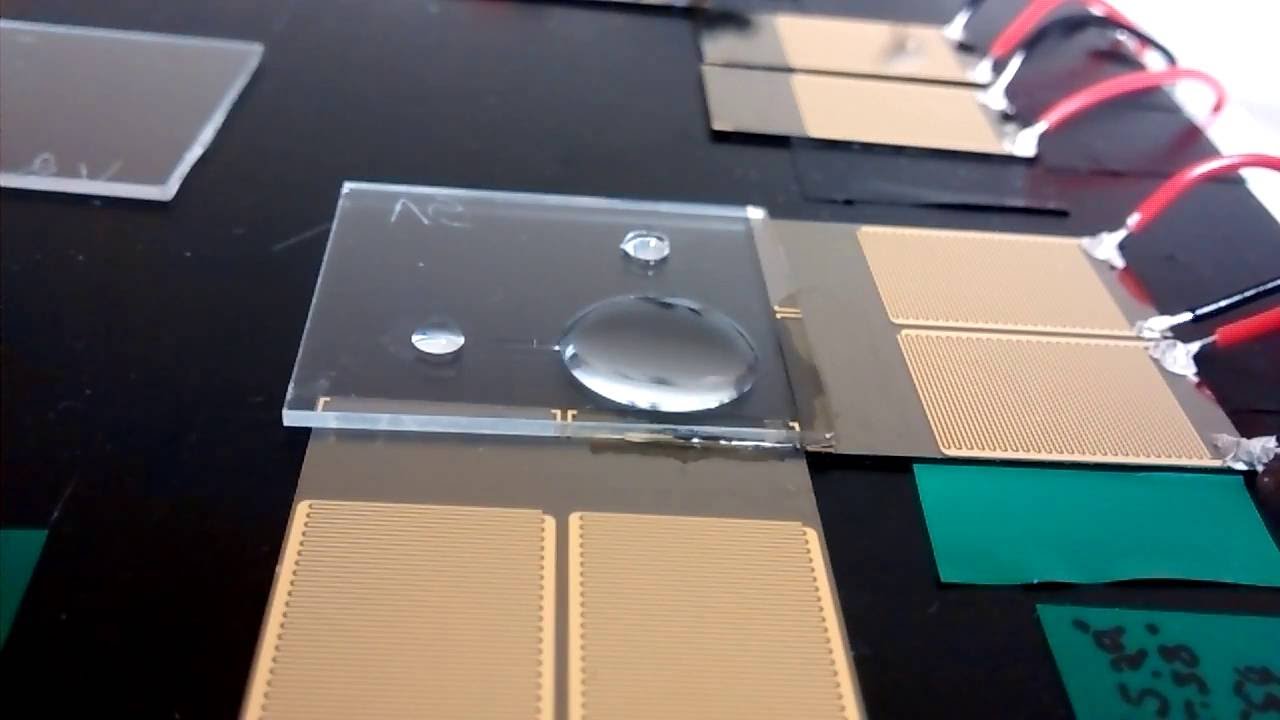 Drop dispenser using surface acoustic waves - YouTube