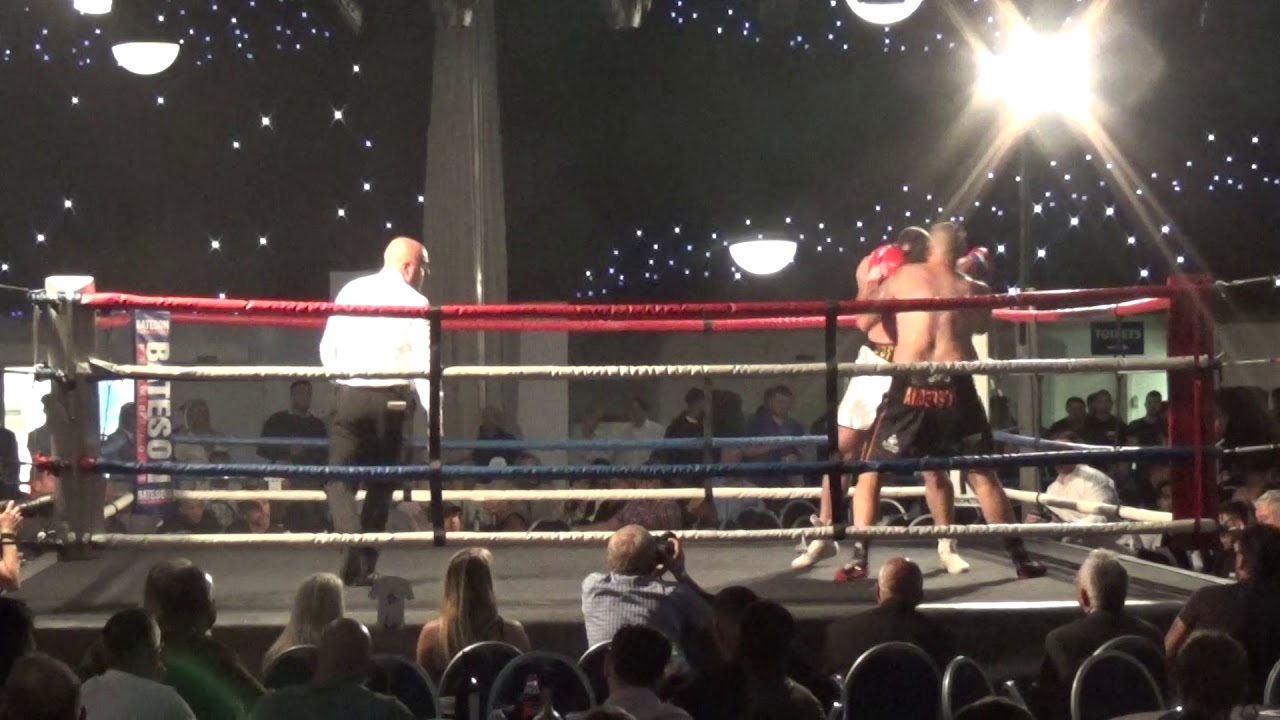 Mark Bateson Boxing. Elland road September 2019 Fight 1 - YouTube