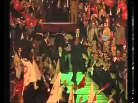 Muhsin Yazıcıoğlu  - Üşüyorum (Kendi Sesinden)