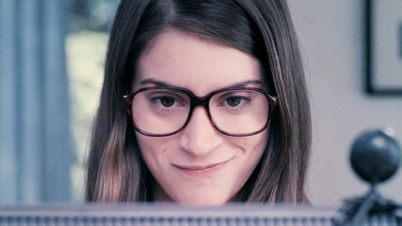 JOVEN Y ALOCADA - YouTube